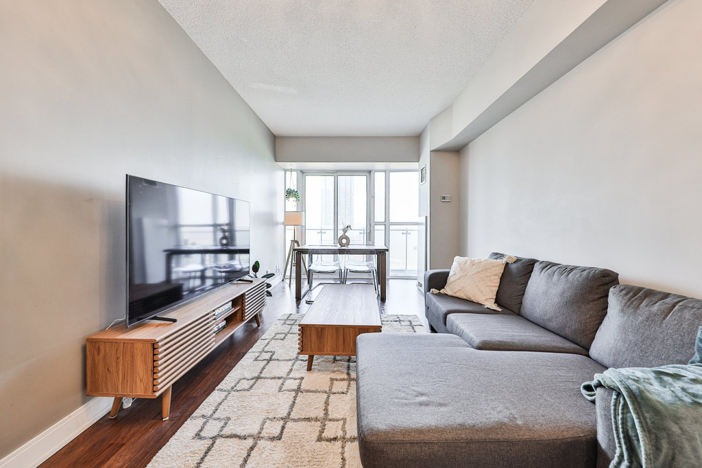 50 Absolute Avenue : Unit 801, Mississauga | Phinney Real Estate